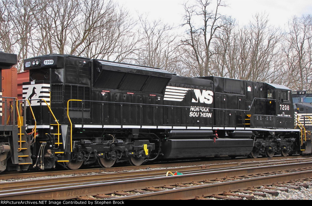 NS 7208